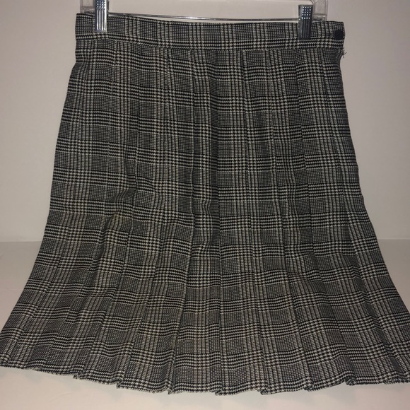 Bill Sport | Skirts | Vintage Bill Blass Houndstooth Pleated Skirt Dark ...